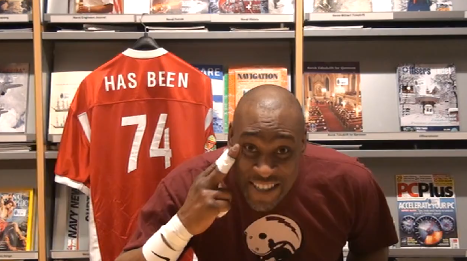 Terry Tate på Sjøkrigsskolen? Oh indeedy… – Amerikansk Fotball